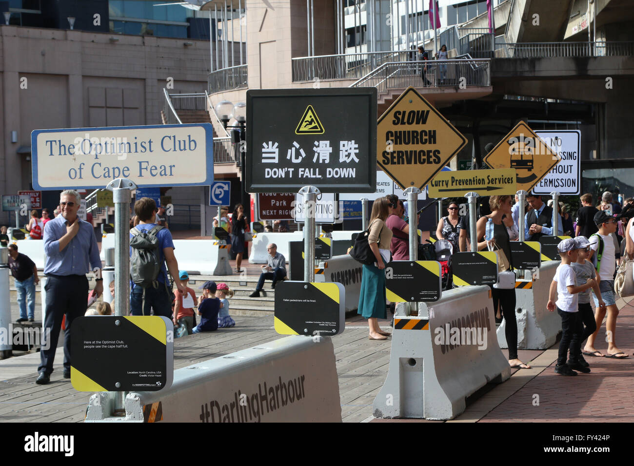 Darling Harbour Signs High Resolution Stock Photography and Images - Alamy