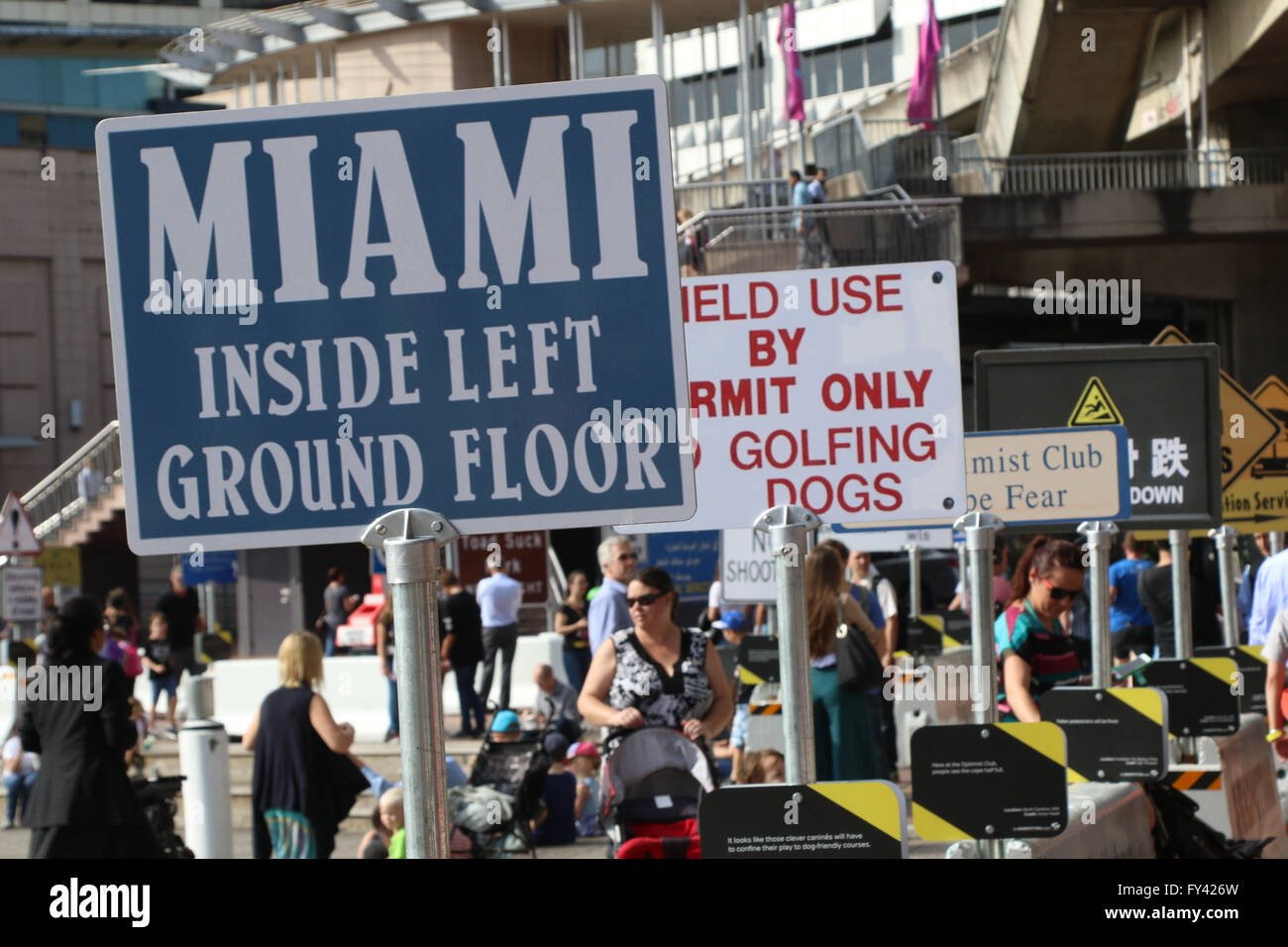 Darling Harbour Signs High Resolution Stock Photography and Images - Alamy