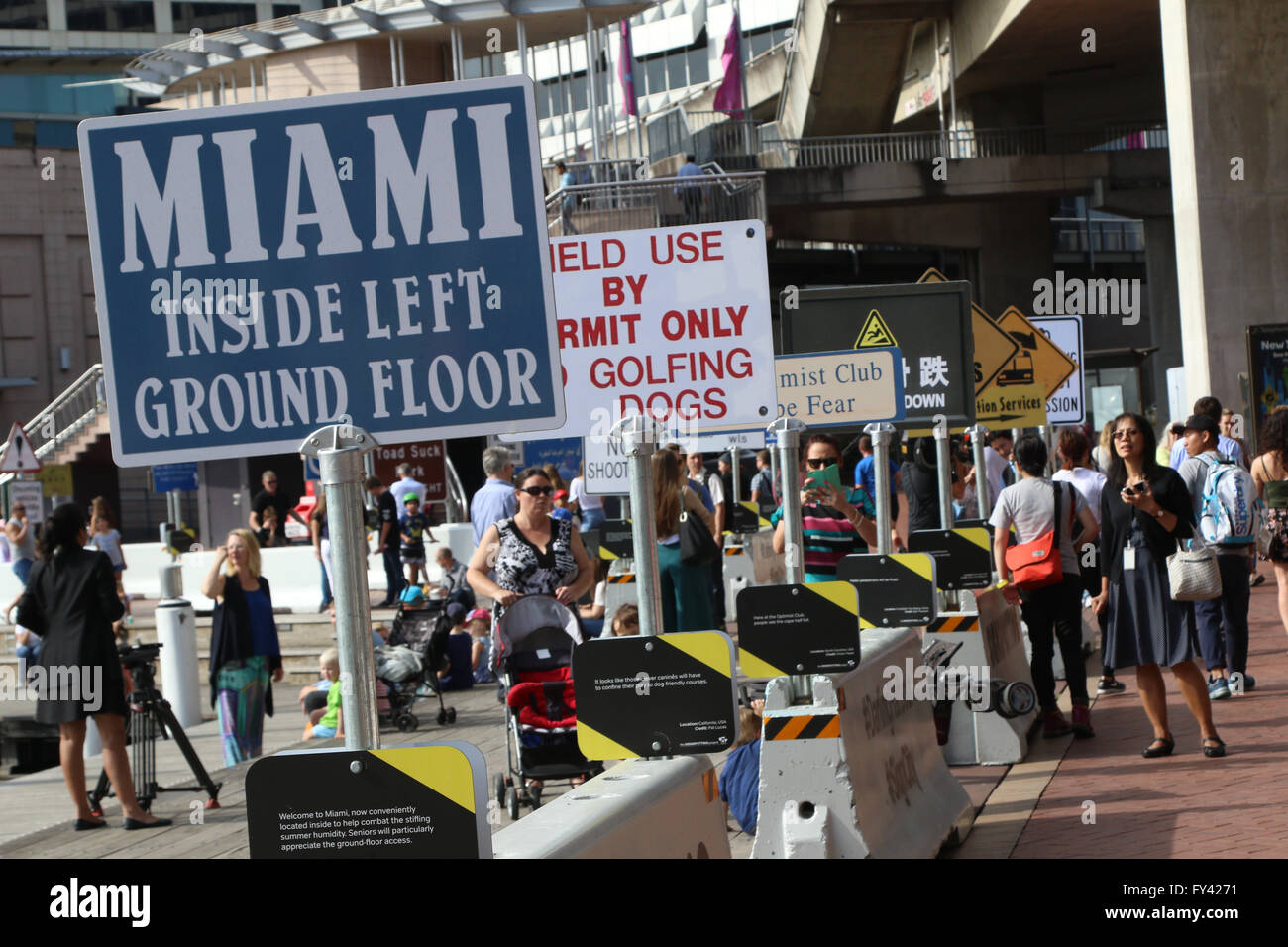 Darling Harbour Signs High Resolution Stock Photography and Images - Alamy