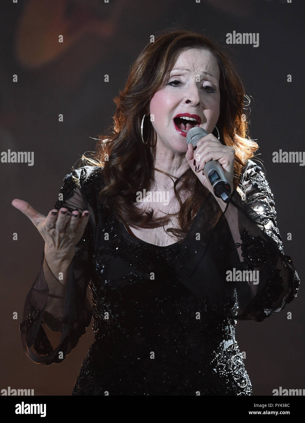 Greek singer vicky leandros performs hi-res stock photography and ...