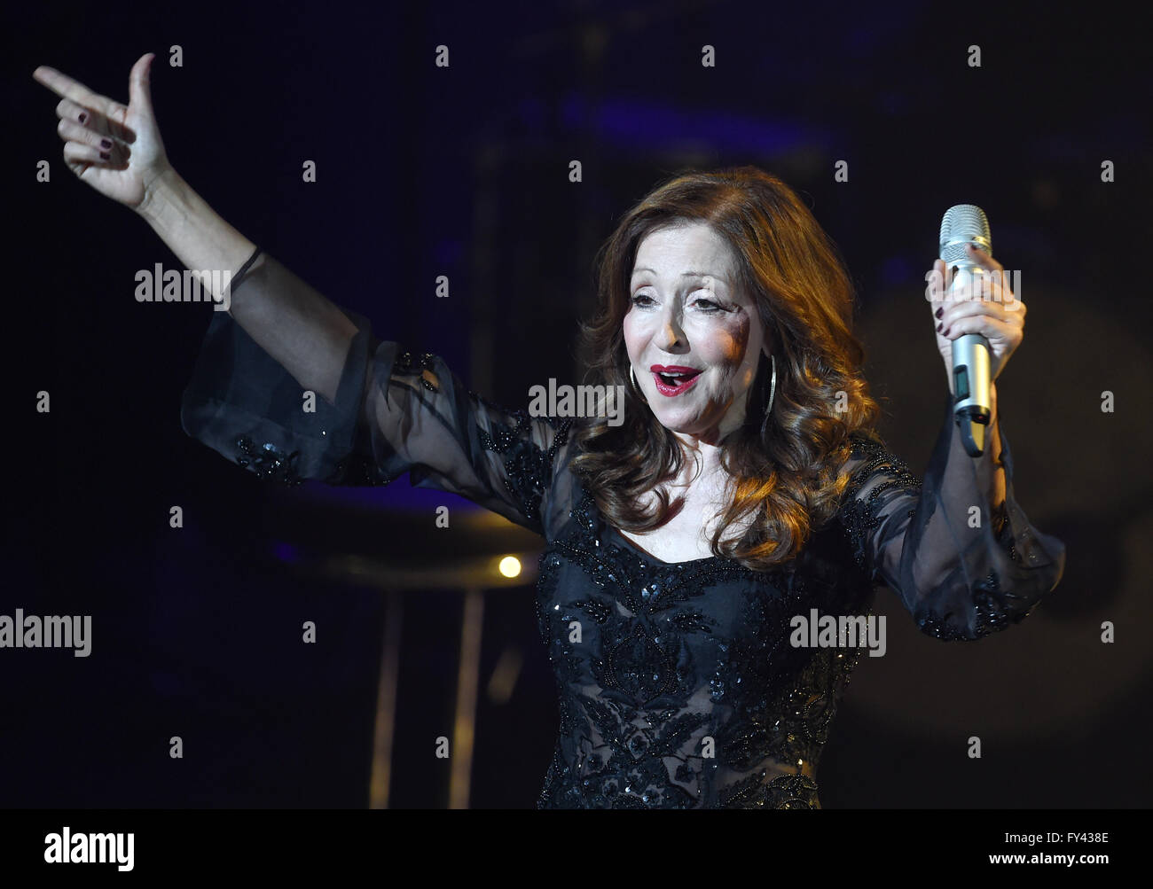 Greek singer vicky leandros performs hi-res stock photography and ...