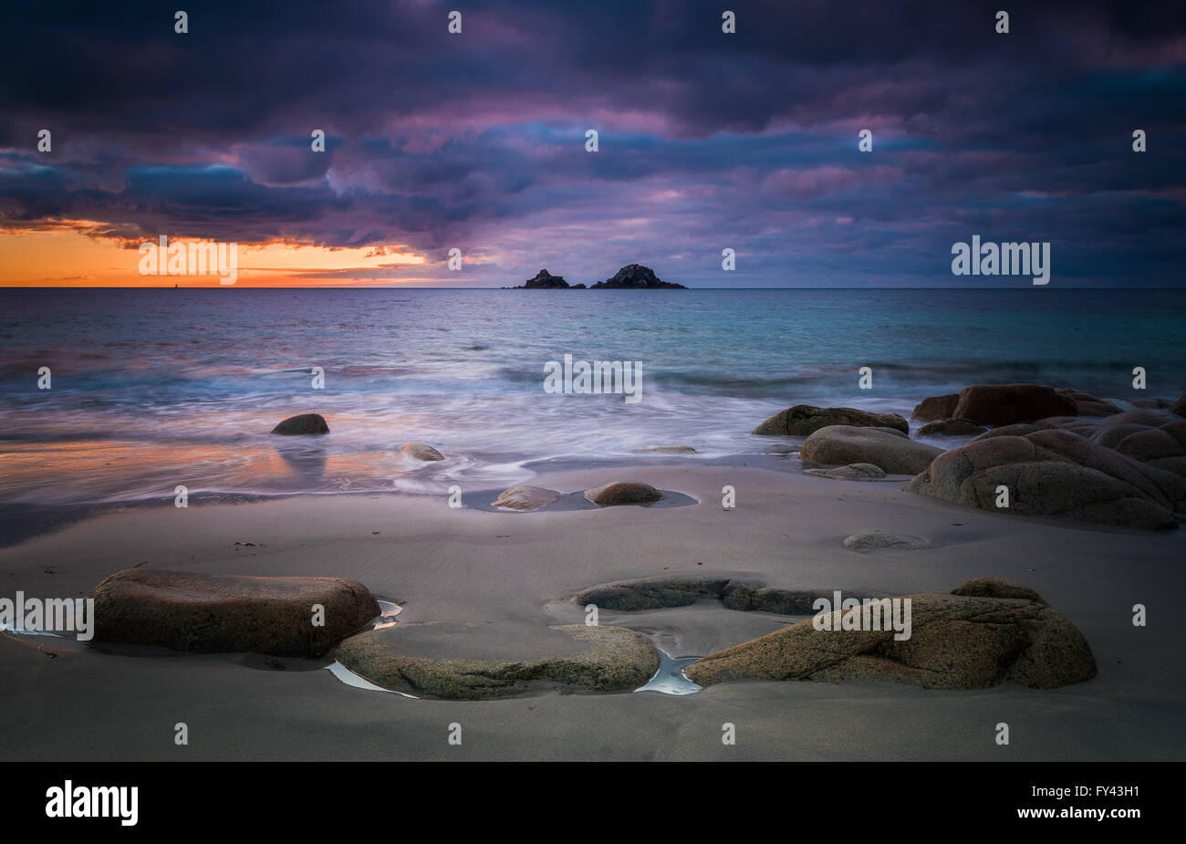 Sunset at the iconic Porth Nanven Cove, West Cornwall Stock Photo - Alamy