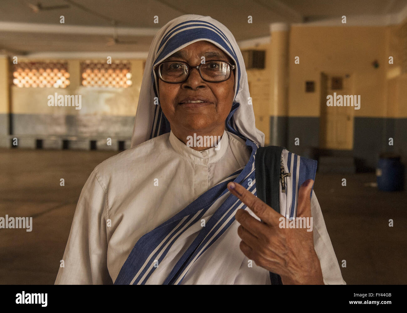 Kolkata, Indian state West Bengal. 21st Apr, 2016. An Indian Christian ...