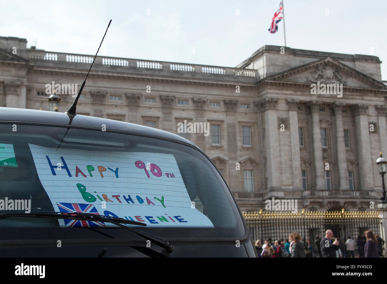 Black cab tribute to the queen hi-res stock photography and images - Alamy