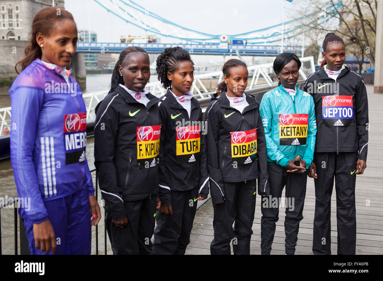 British london marathon runners chris thompson hi-res stock photography ...