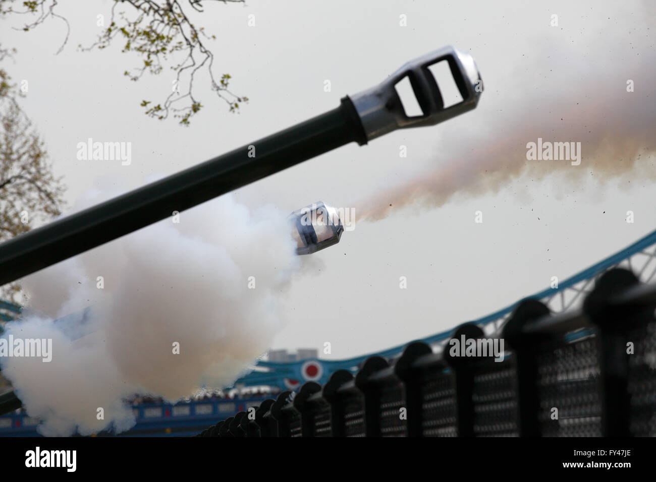 London, UK. 21st April, 2016. Smoke from the gun-fire. The Royal ...