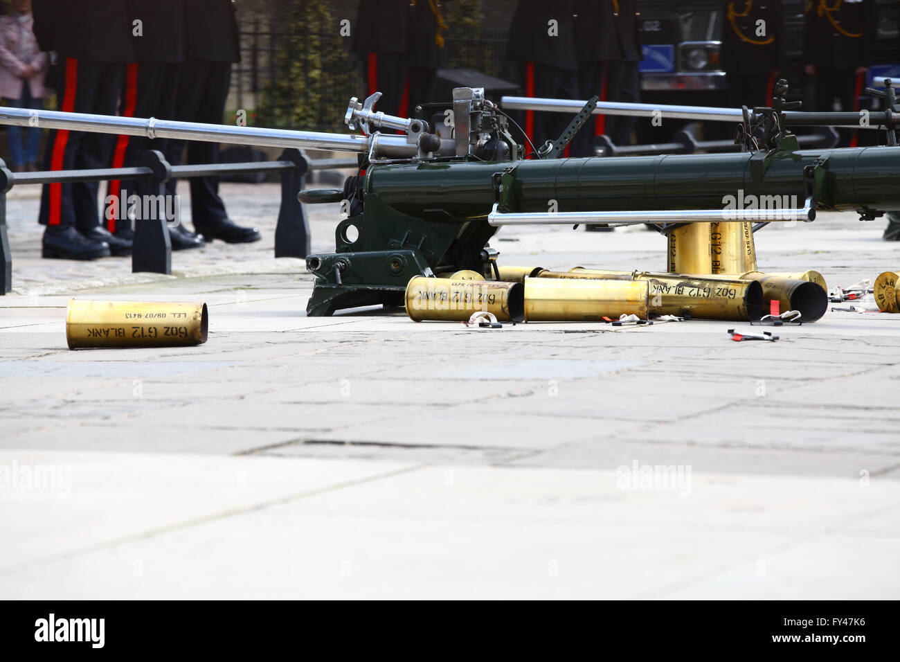 London, UK. 21st April, 2016. The Royal Artillery marks the Her Majesty ...