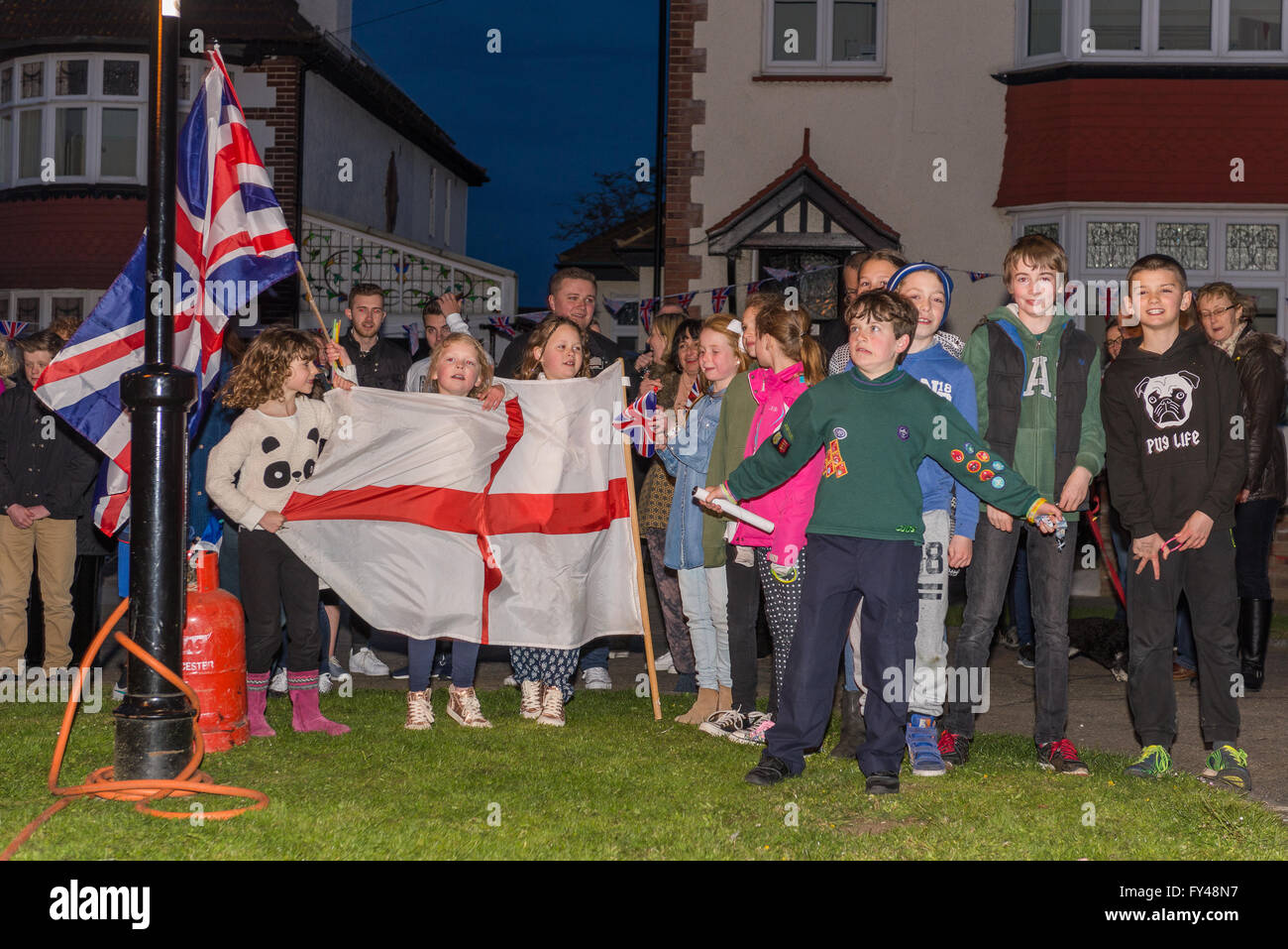 Leigh-on-Sea, UK, 21st April 2016. Hamboro Street residents lighting an ...