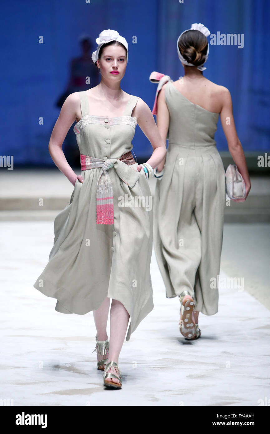Dvori lady female hi-res stock photography and images - Alamy
