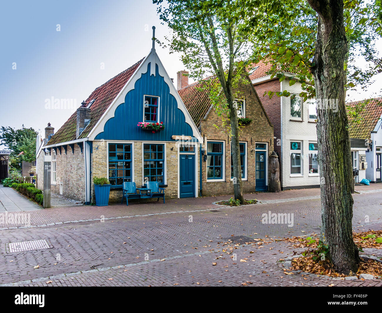Old frisian houses hi-res stock photography and images - Alamy