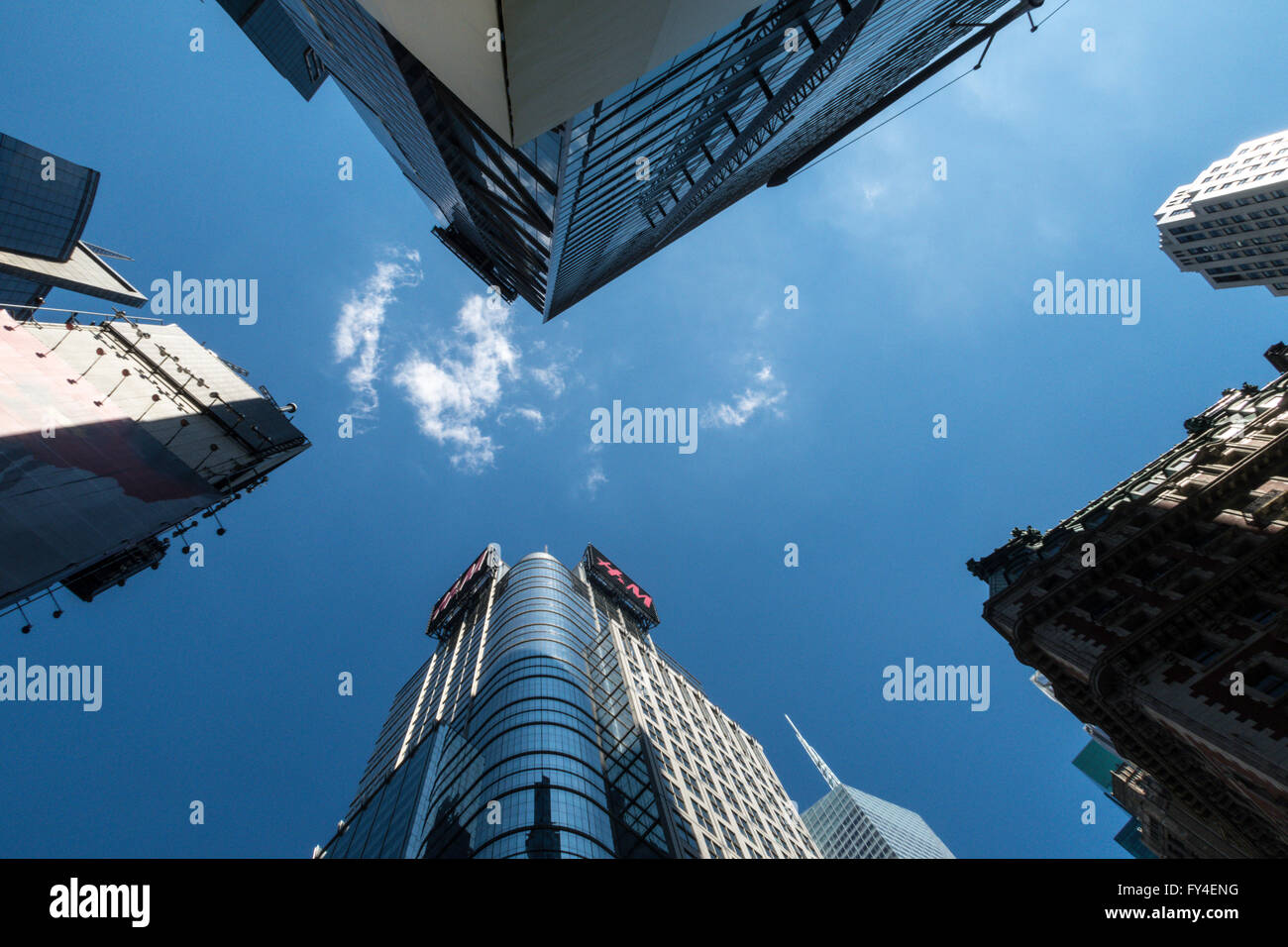 Time square skyscrapers hi-res stock photography and images - Alamy