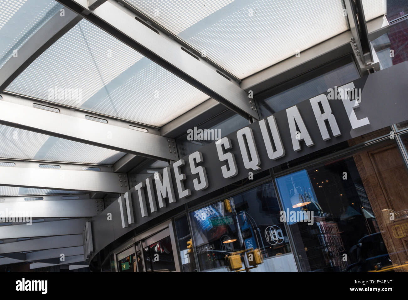 11 times square hi-res stock photography and images - Alamy