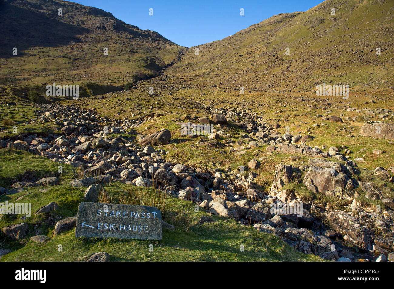 The path from Mickleden over Stake Pass to Borrowdale Stock Photo - Alamy