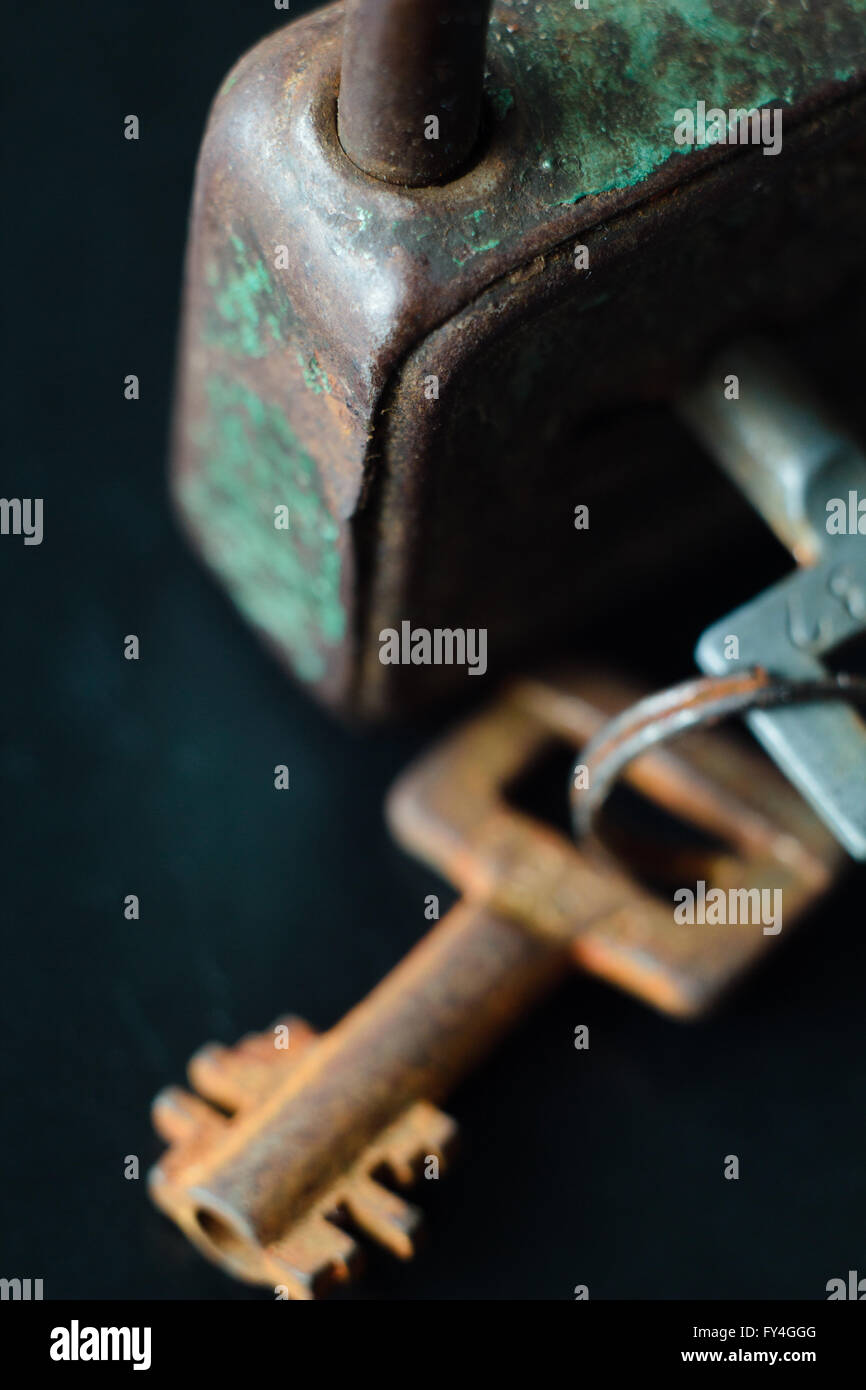 Rusty old key and lock Stock Photo - Alamy