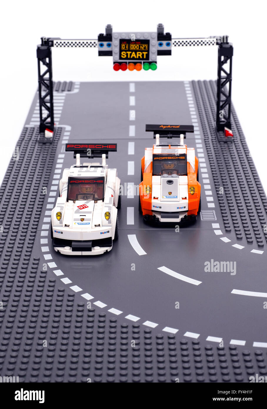 Race car starting line hi-res stock photography and images - Alamy