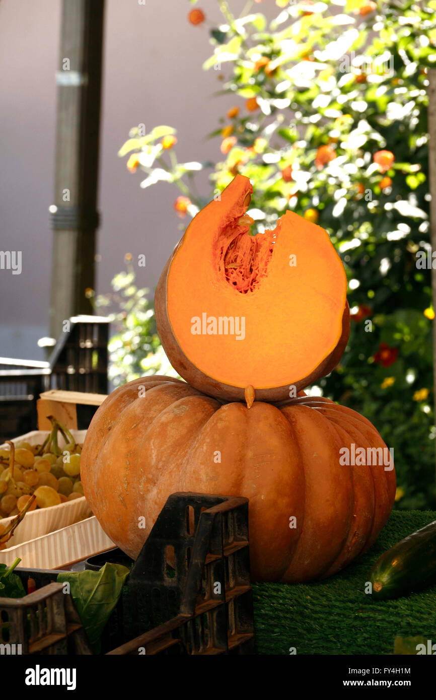 Display pumpkin hi-res stock photography and images - Alamy
