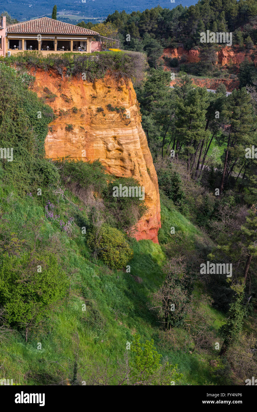Village de Roussillon Vaucluse Haute Provence France 84 Stock Photo - Alamy