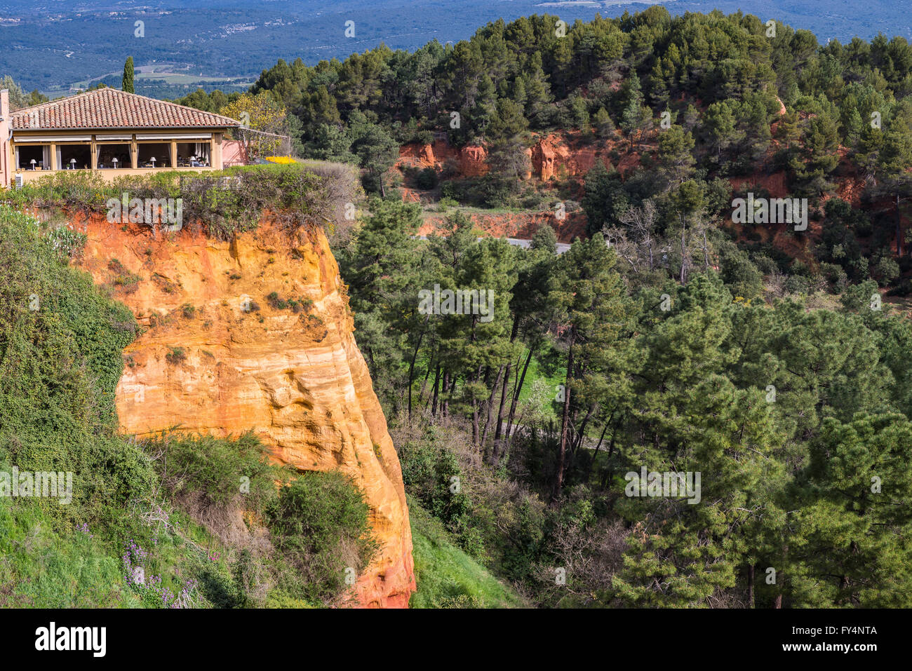 Village de Roussillon Vaucluse Haute Provence France 84 Stock Photo - Alamy