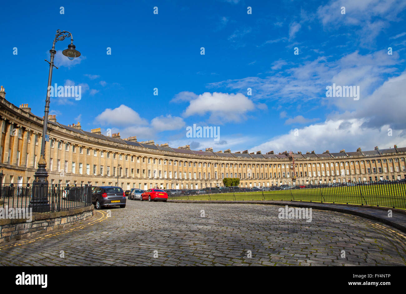 A view of the stunning Georgian architecture of the Royal Crescent in ...