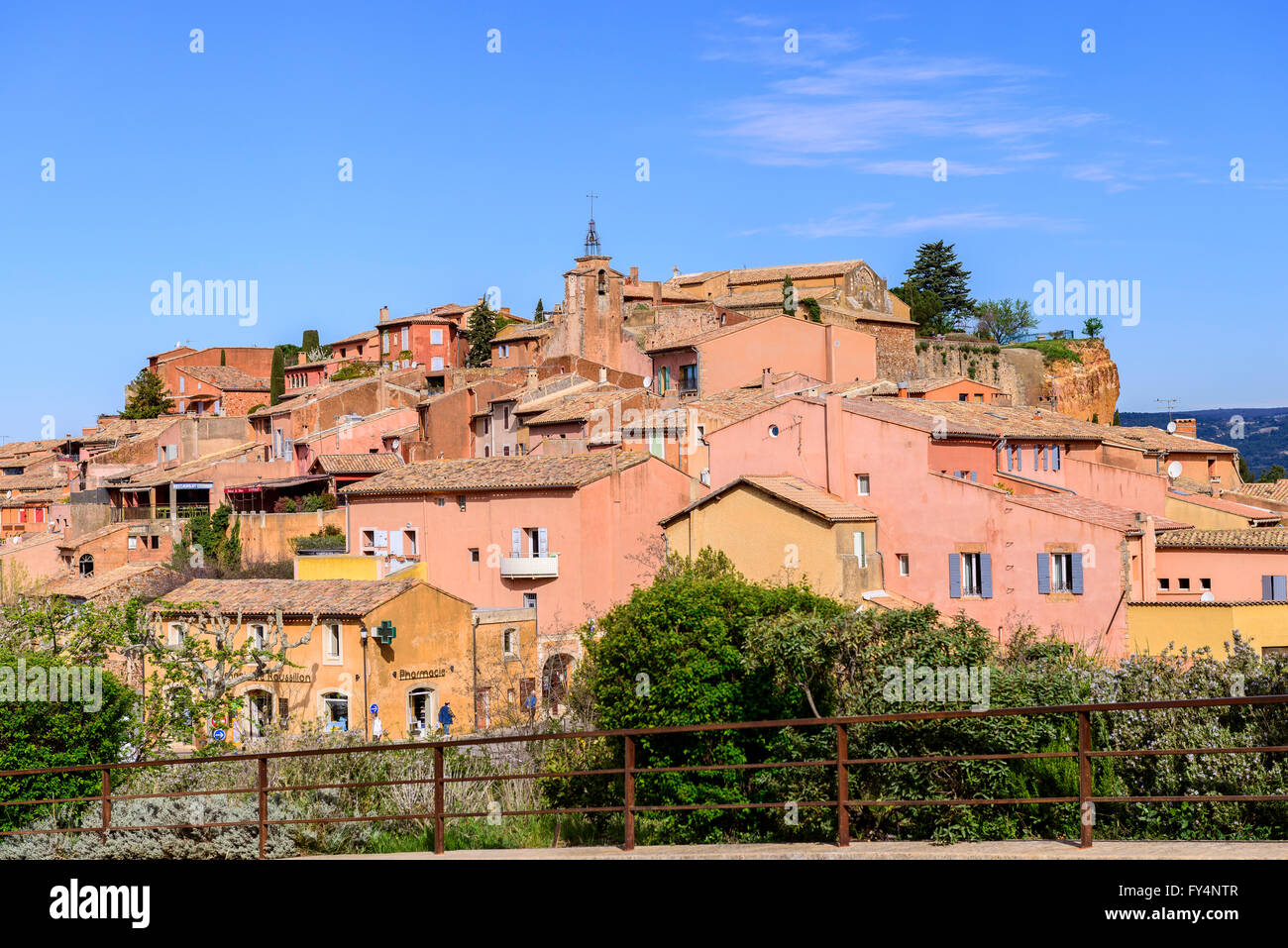 Village de Roussillon Vaucluse Haute Provence France 84 Stock Photo - Alamy