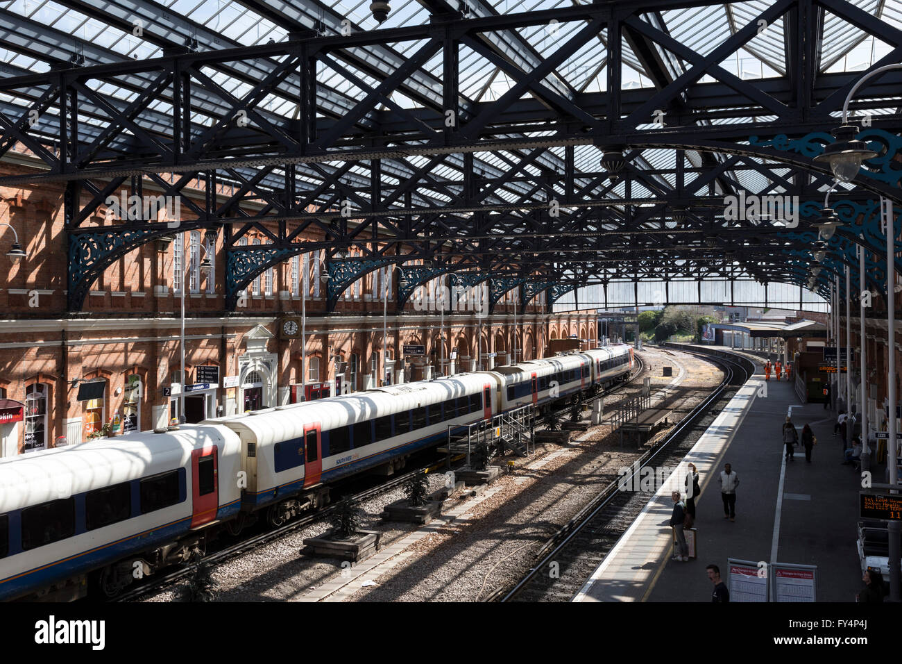 Bournemouth railway station hi-res stock photography and images - Alamy
