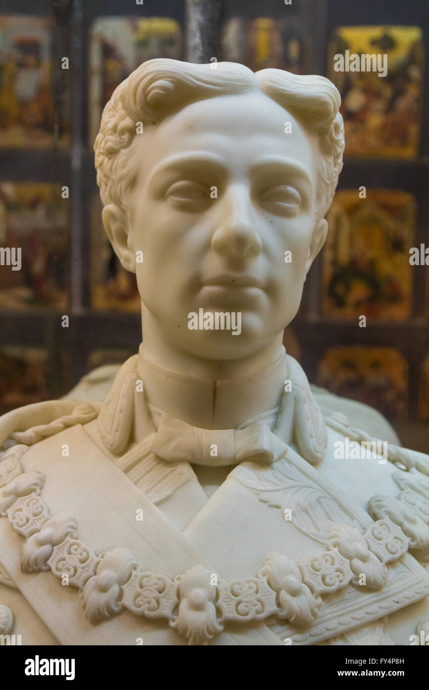 Bust of a man hi-res stock photography and images - Alamy