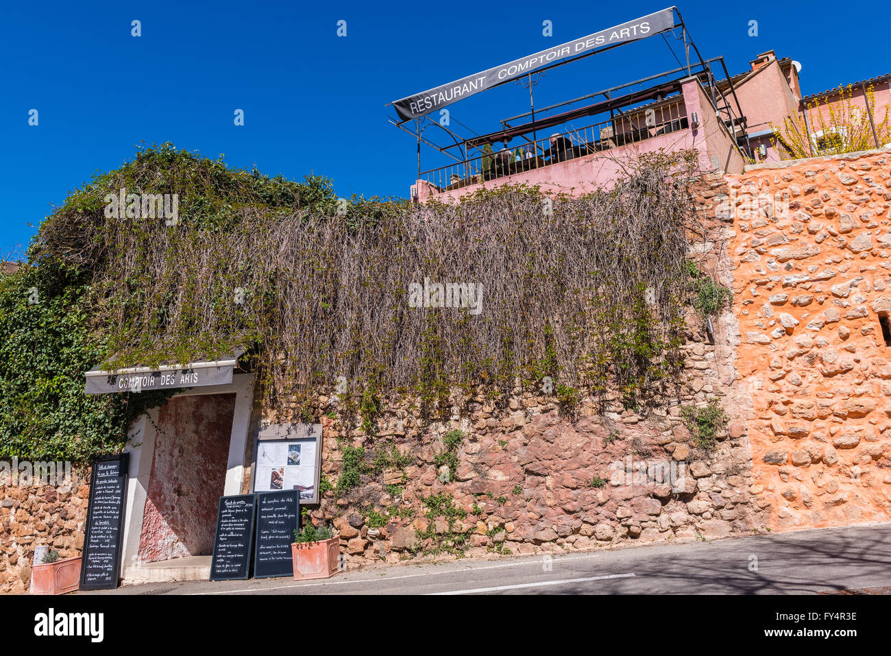 Village de Roussillon Vaucluse Haute Provence France 84 Stock Photo - Alamy