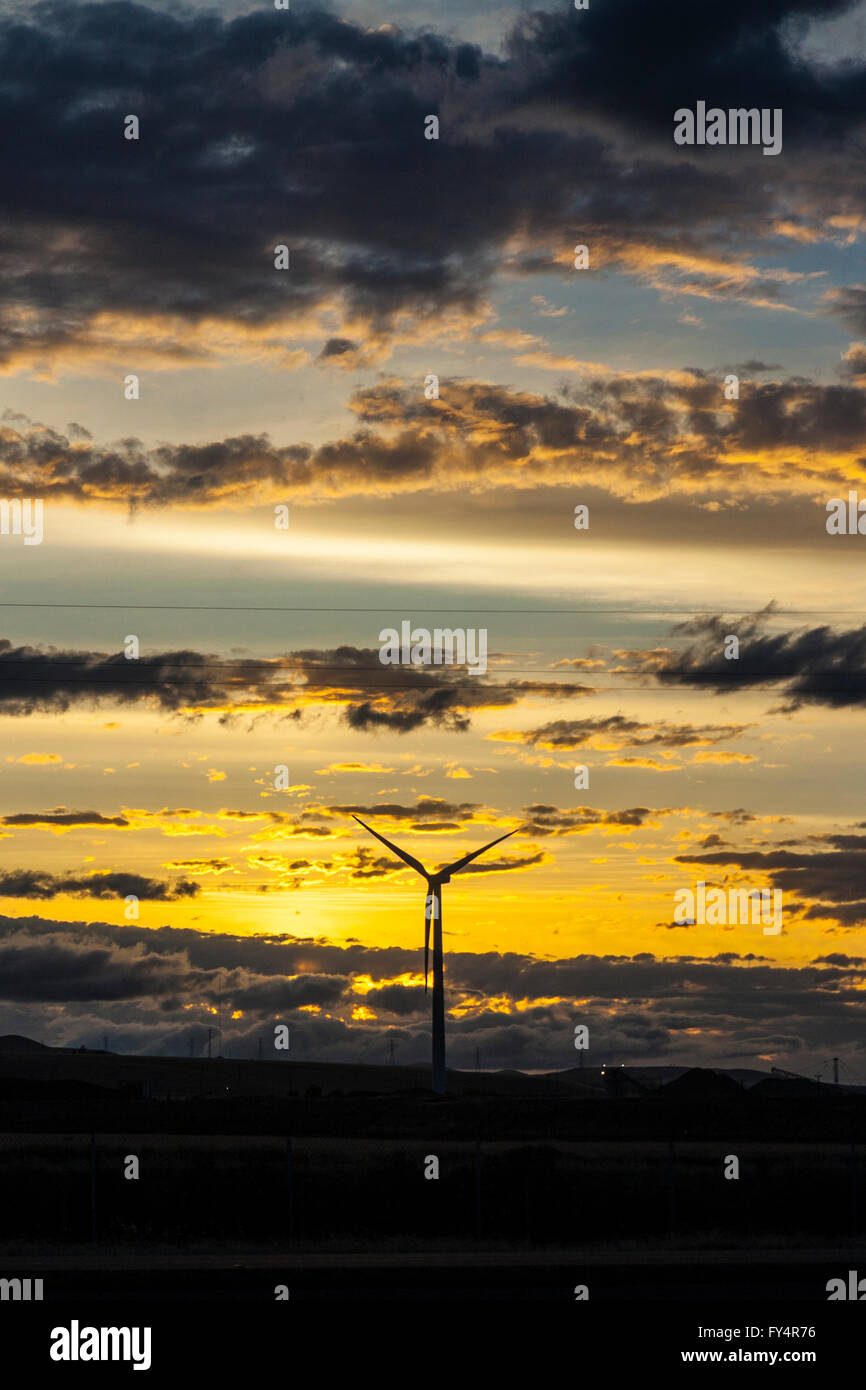 A wind generator at sunset near Tracy California Stock Photo - Alamy