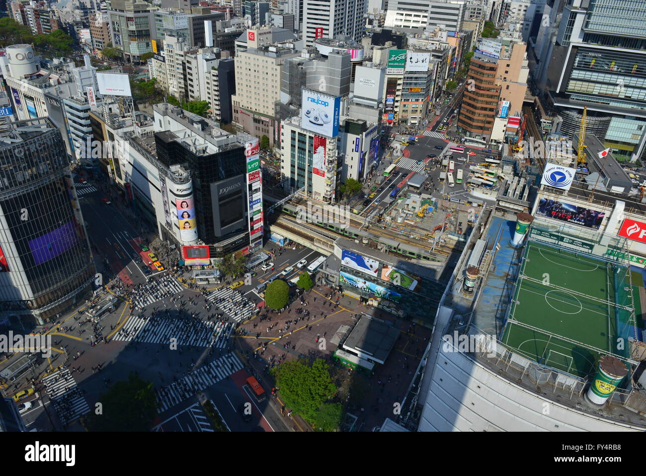 Shibuya Crossing, Shibuya, Tokyo, Japan Stock Photo - Alamy
