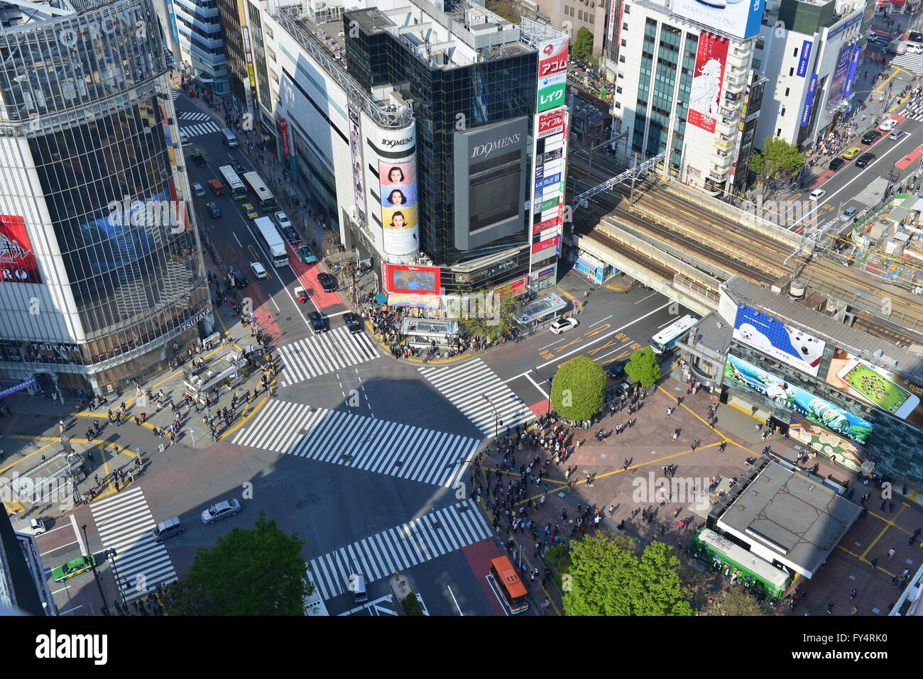 Shibuya Crossing, Tokyo, Japan Stock Photo - Alamy