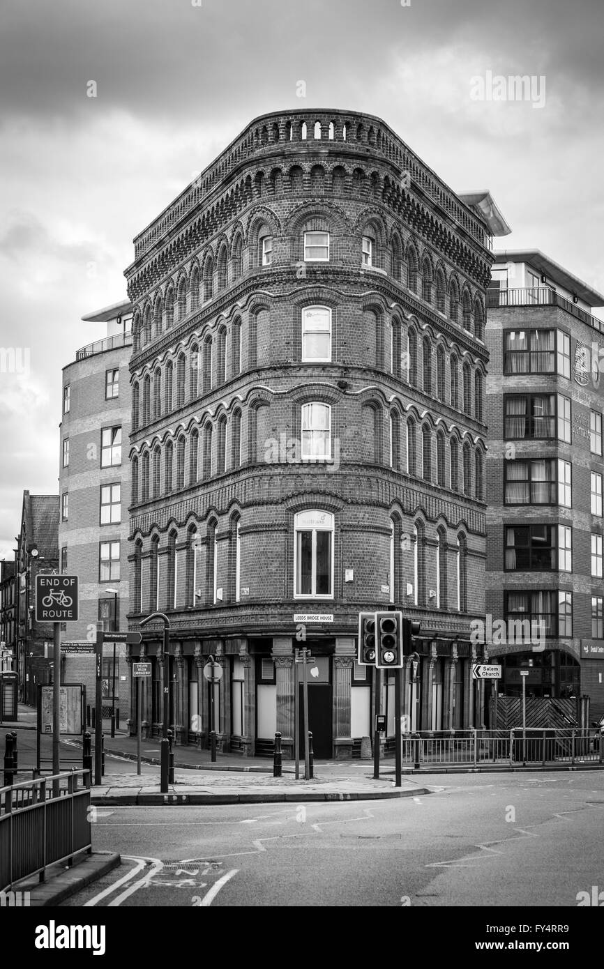 Bridge house leeds hi-res stock photography and images - Alamy