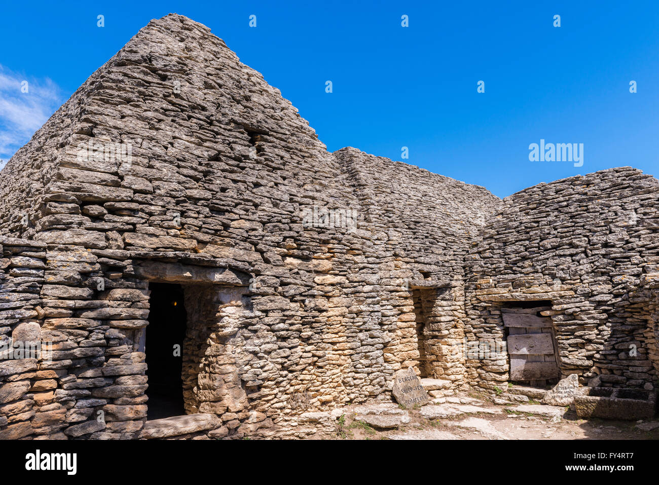 les Bories Gordes Vaucluse Provence France 84 Stock Photo - Alamy