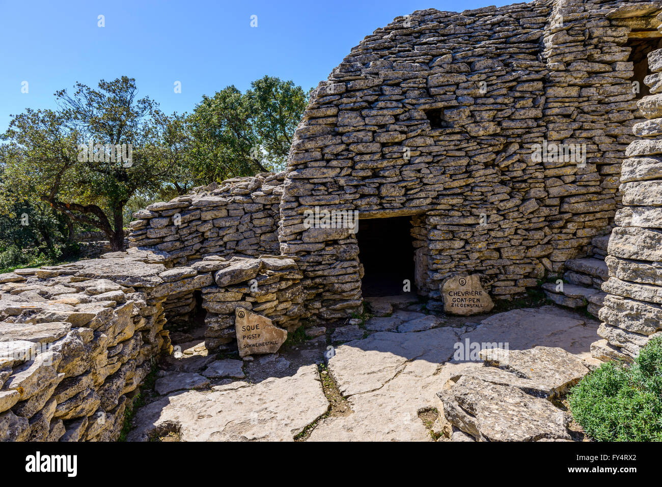 les Bories Gordes Vaucluse Provence France 84 Stock Photo - Alamy