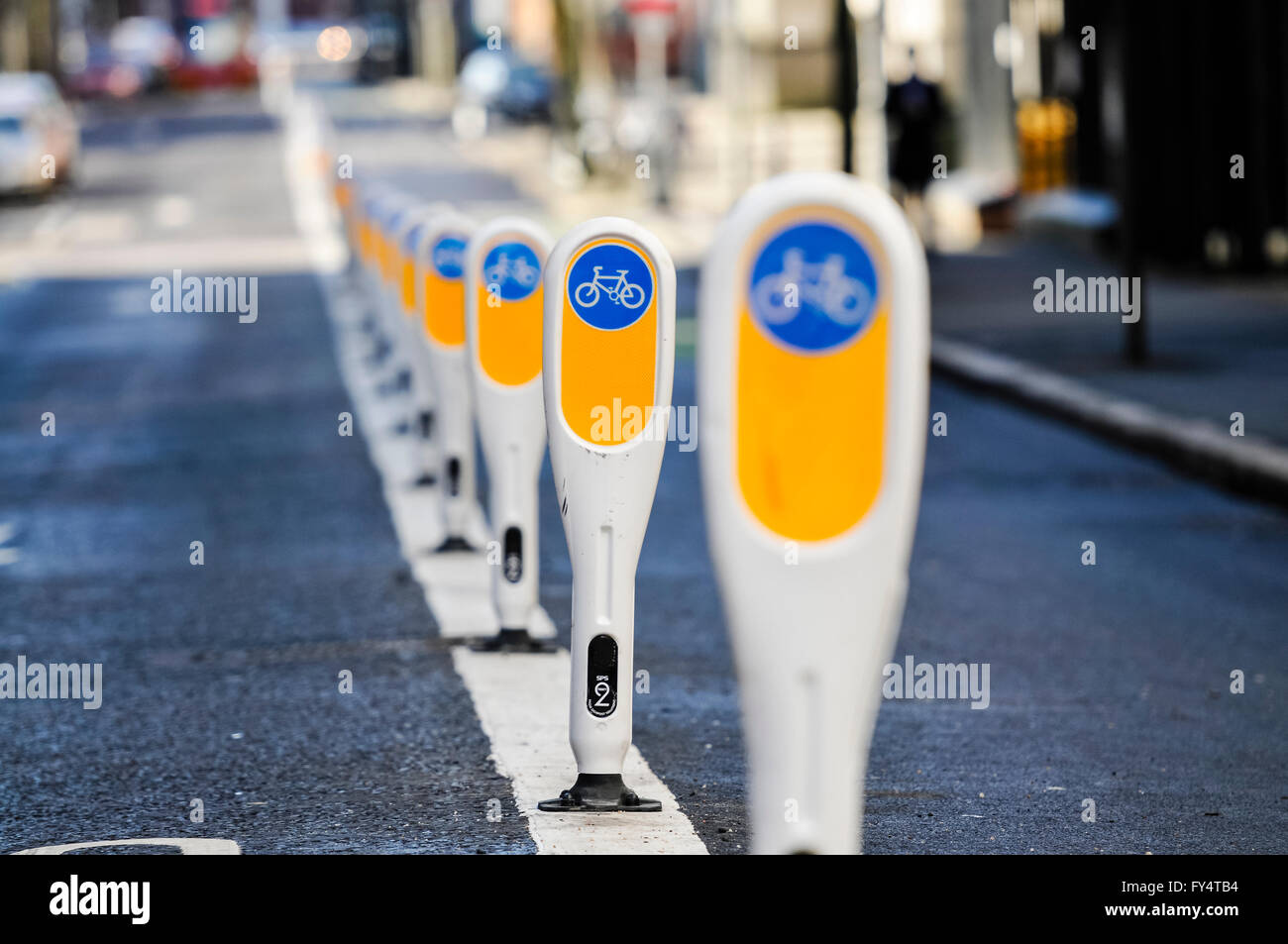 Row bollards separating cycle lane hi-res stock photography and images ...