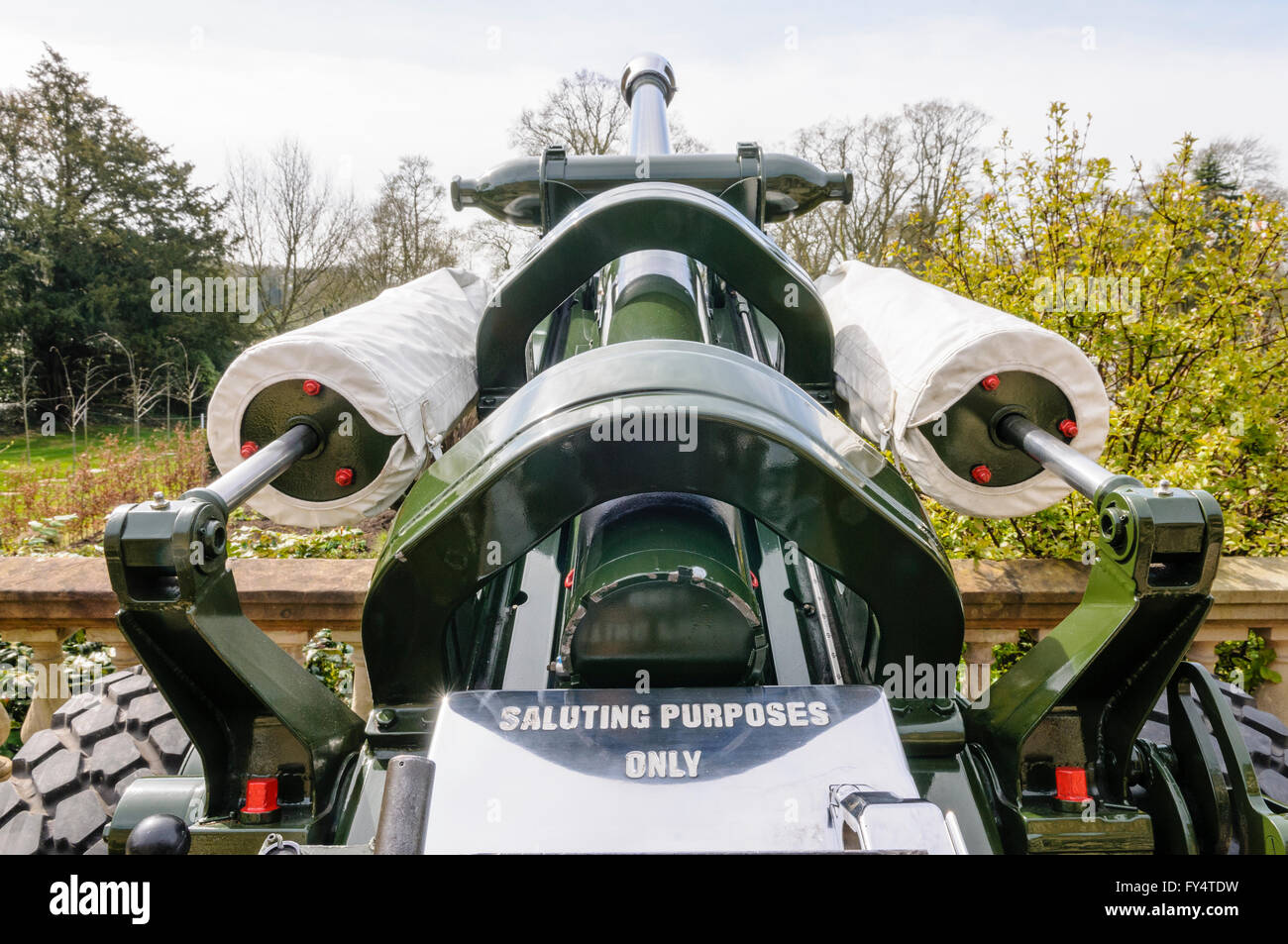 105mm Light Field Gun Howitzers from the Royal Artillery with ...