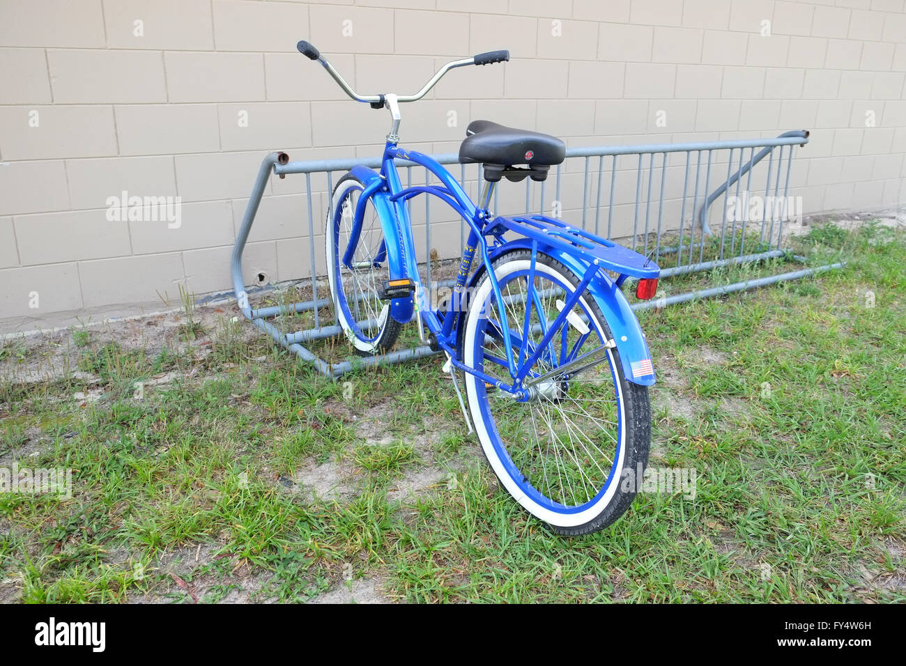 Ground rack hi-res stock photography and images - Alamy