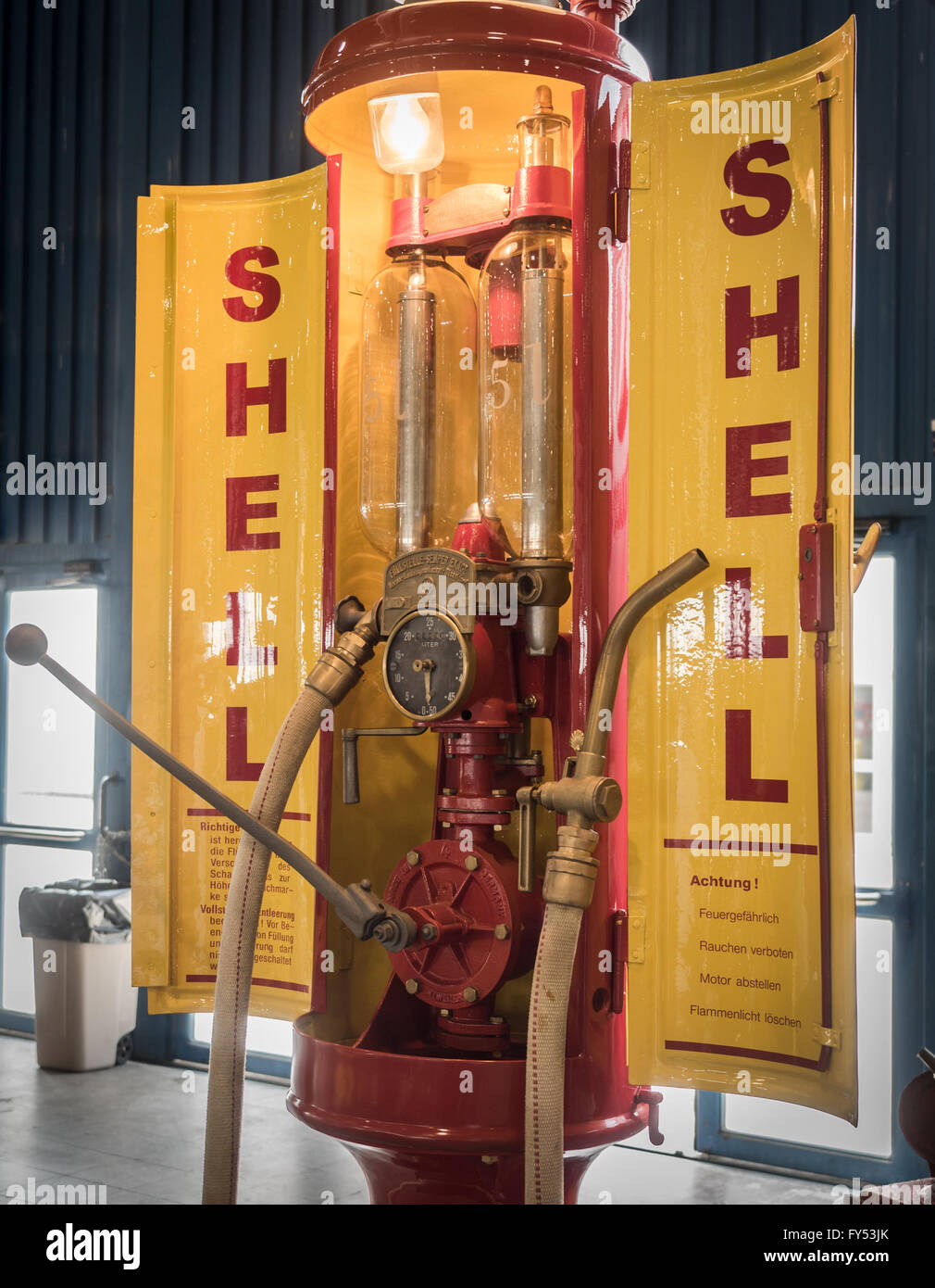 Old fuel pump hi-res stock photography and images - Alamy