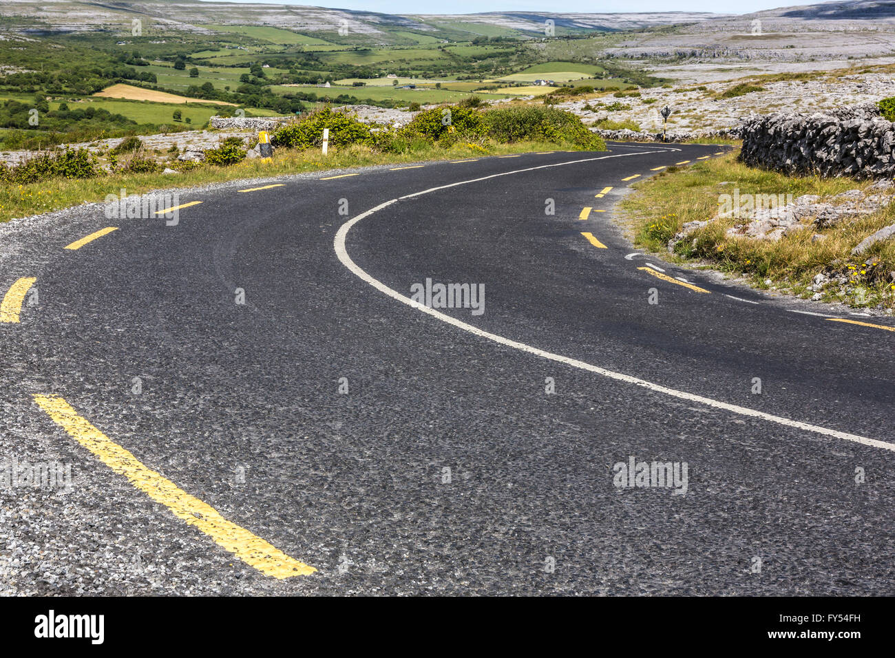 Two lane road hi-res stock photography and images - Alamy