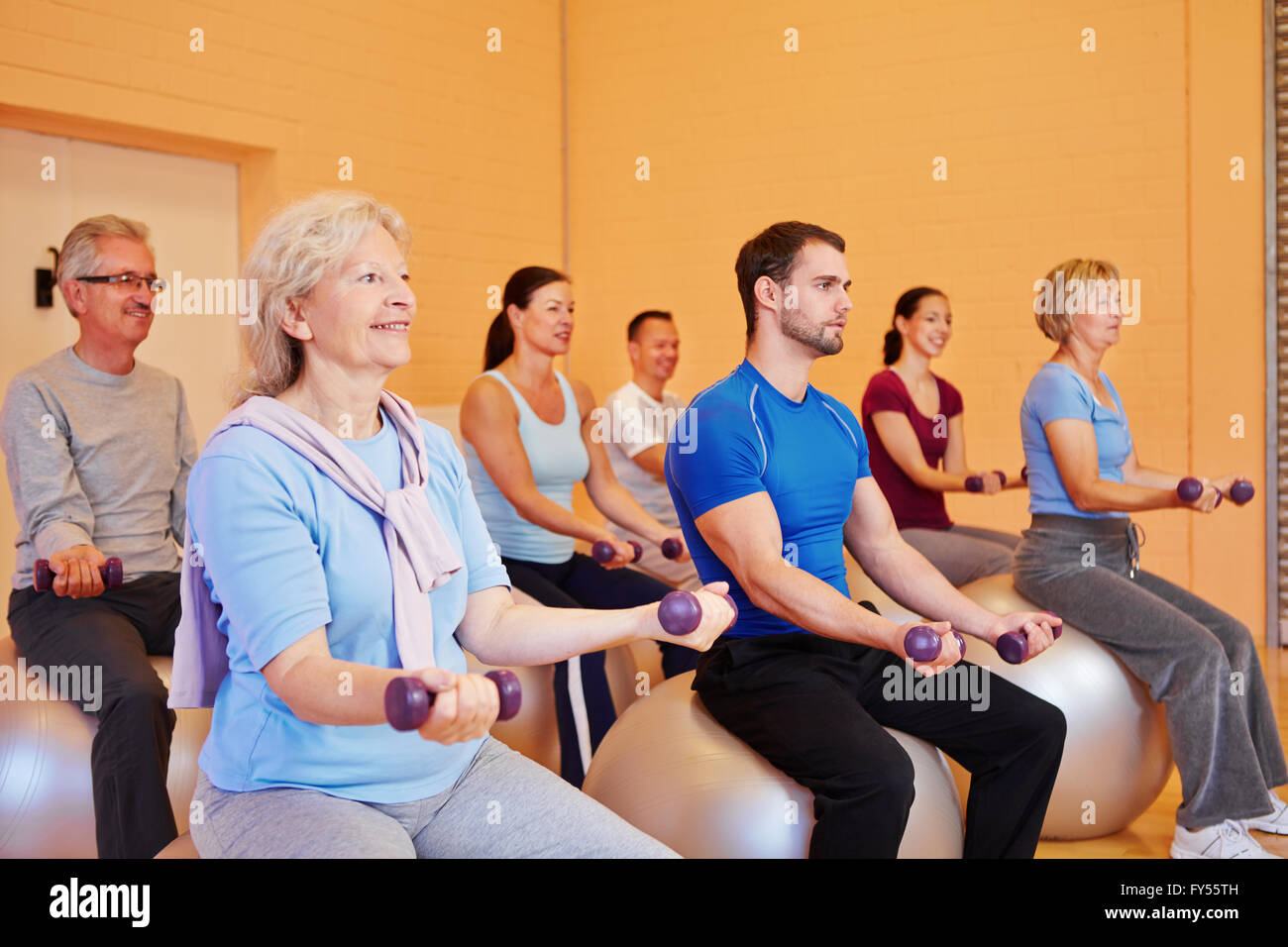 Exercise group mixed age hi-res stock photography and images - Alamy