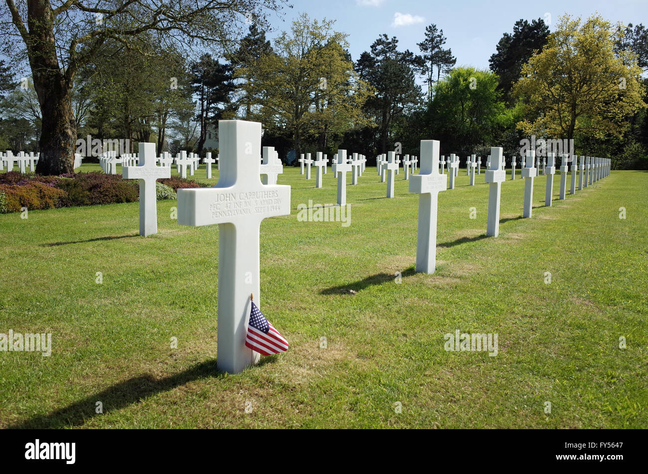Stone cross at the ww2 cemetery hi-res stock photography and images - Alamy