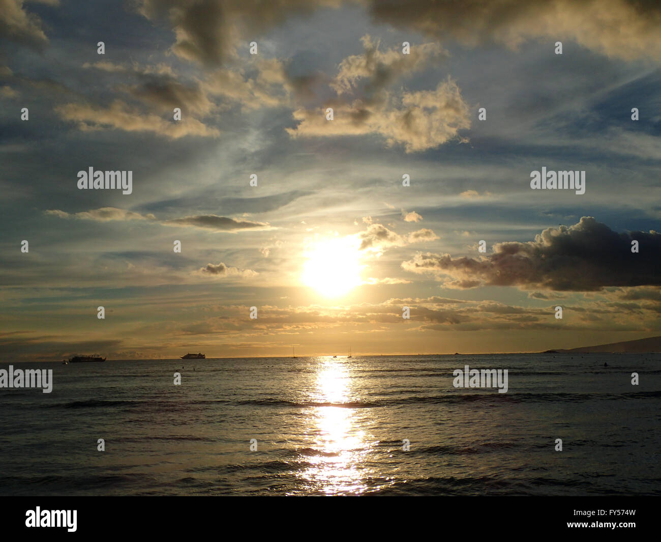 Stunning sunset over waters hi-res stock photography and images - Alamy