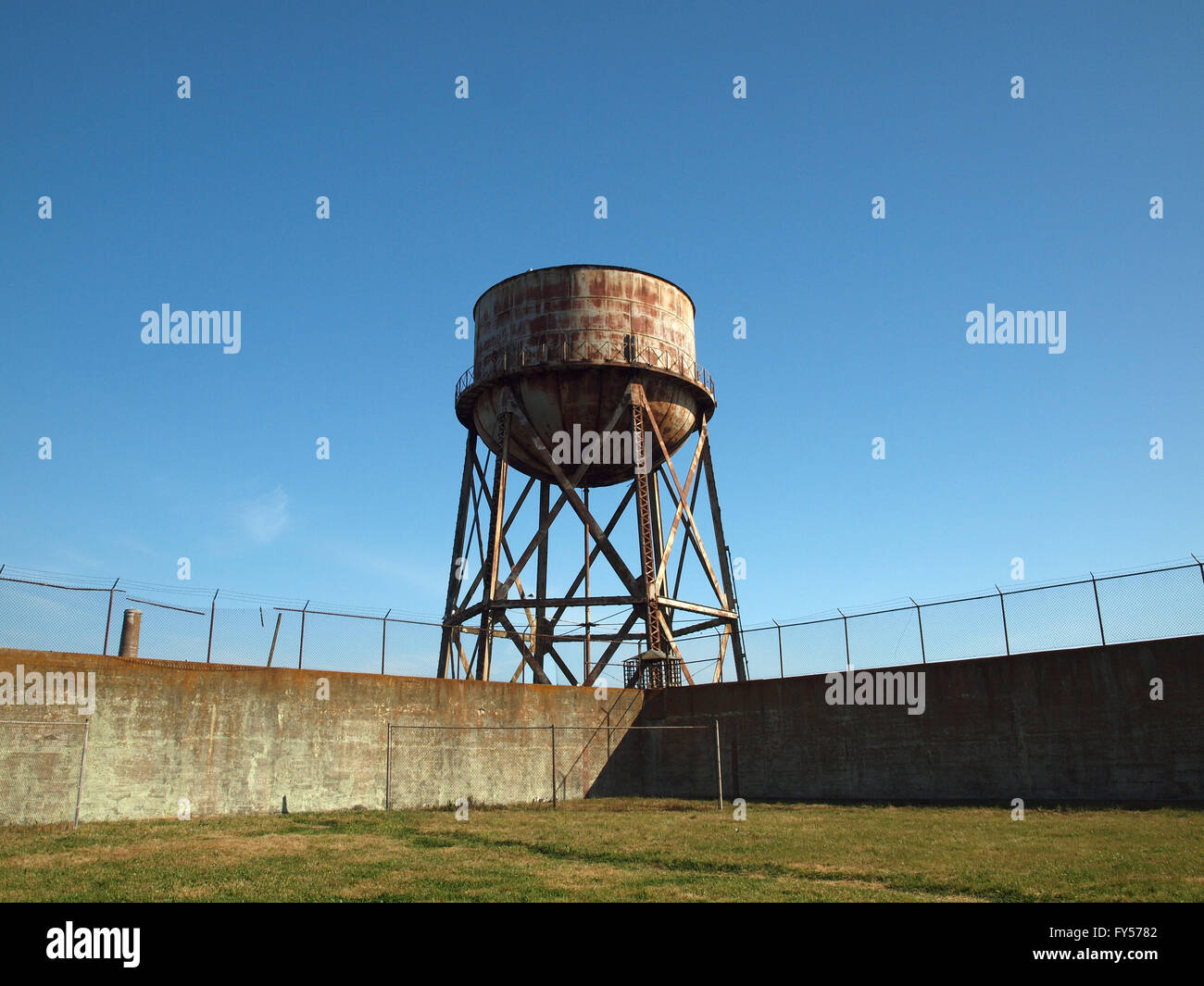 Bard wire hi-res stock photography and images - Alamy