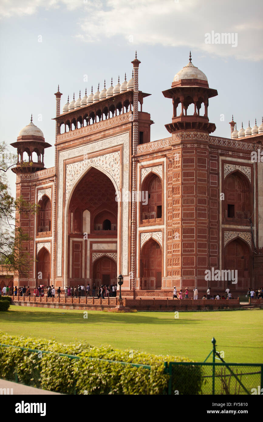 The front door of the taj mahal hi-res stock photography and images - Alamy