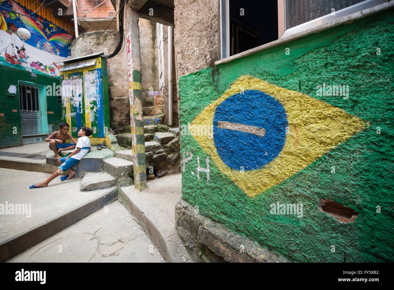 Slum children brazil hi-res stock photography and images - Alamy