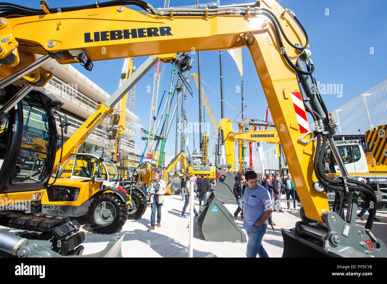 bauma 2016 exhibition: Liebherr, largest stand with 14,000 m², Munich ...
