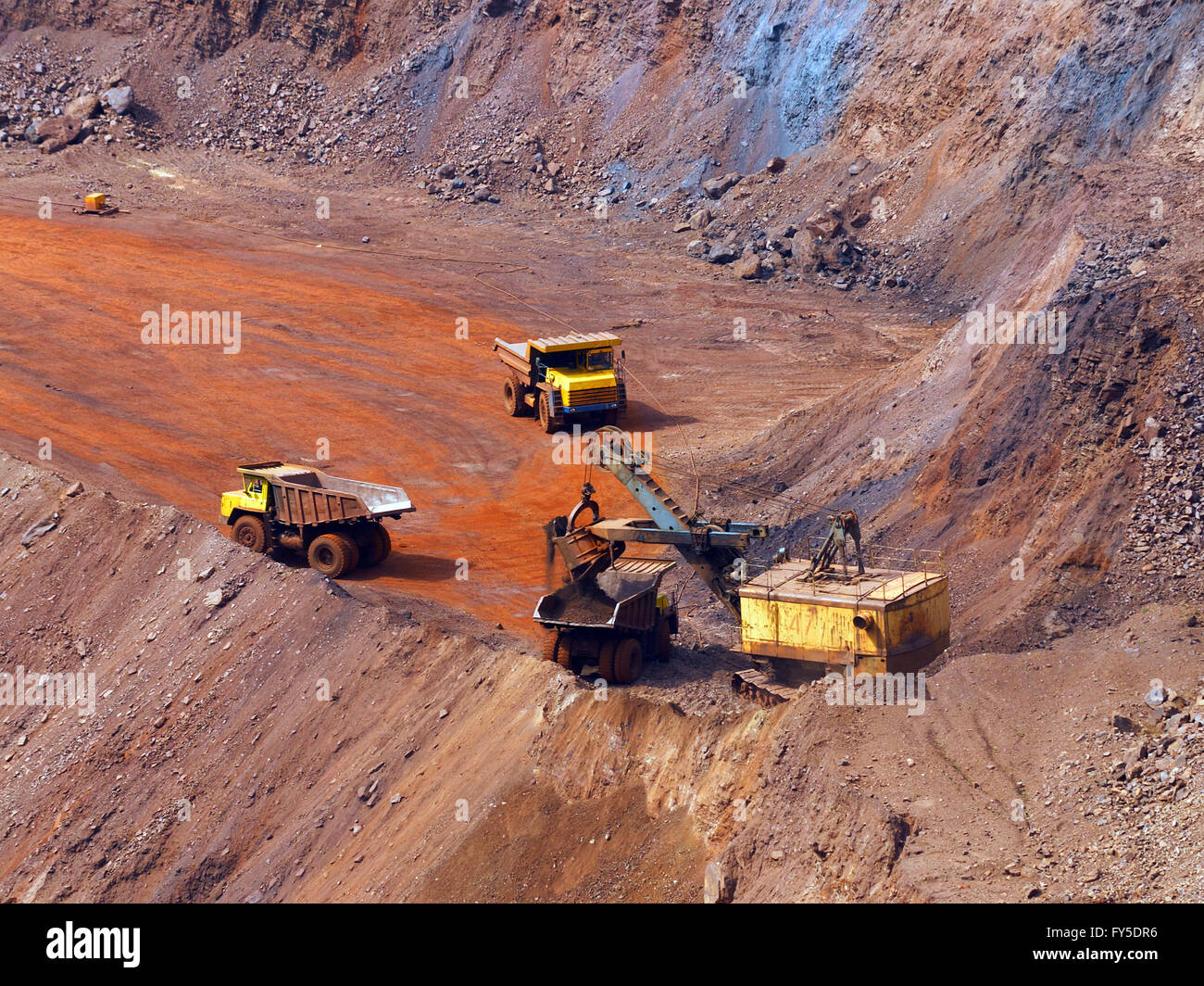 Vehicles working in quarry in hi-res stock photography and images - Alamy