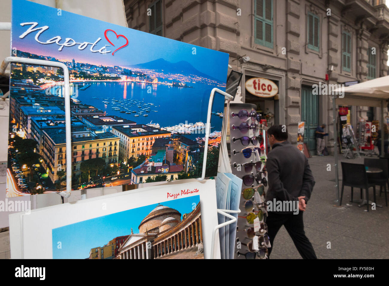 Picture postcards display rack hi-res stock photography and images - Alamy