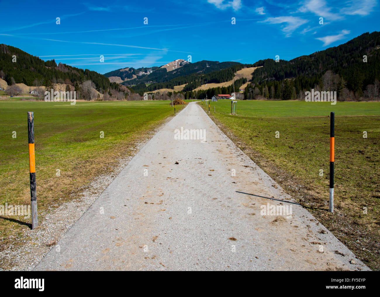 Small narrow road hi-res stock photography and images - Alamy