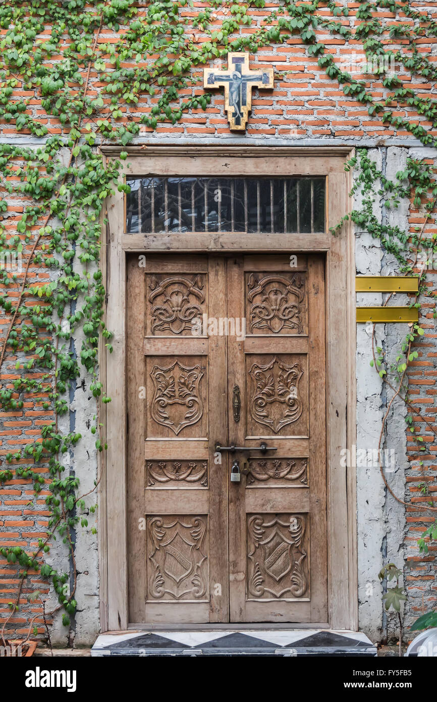 Side of wood panels hi-res stock photography and images - Alamy