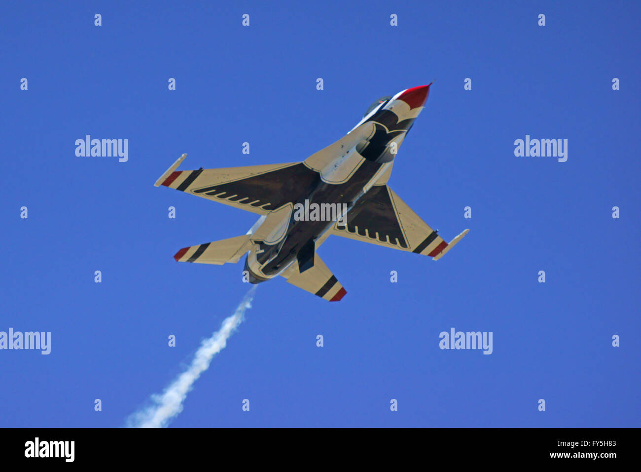 Airplane USAF Thunderbirds F-16 jet fighter flying at 2016 March Air ...
